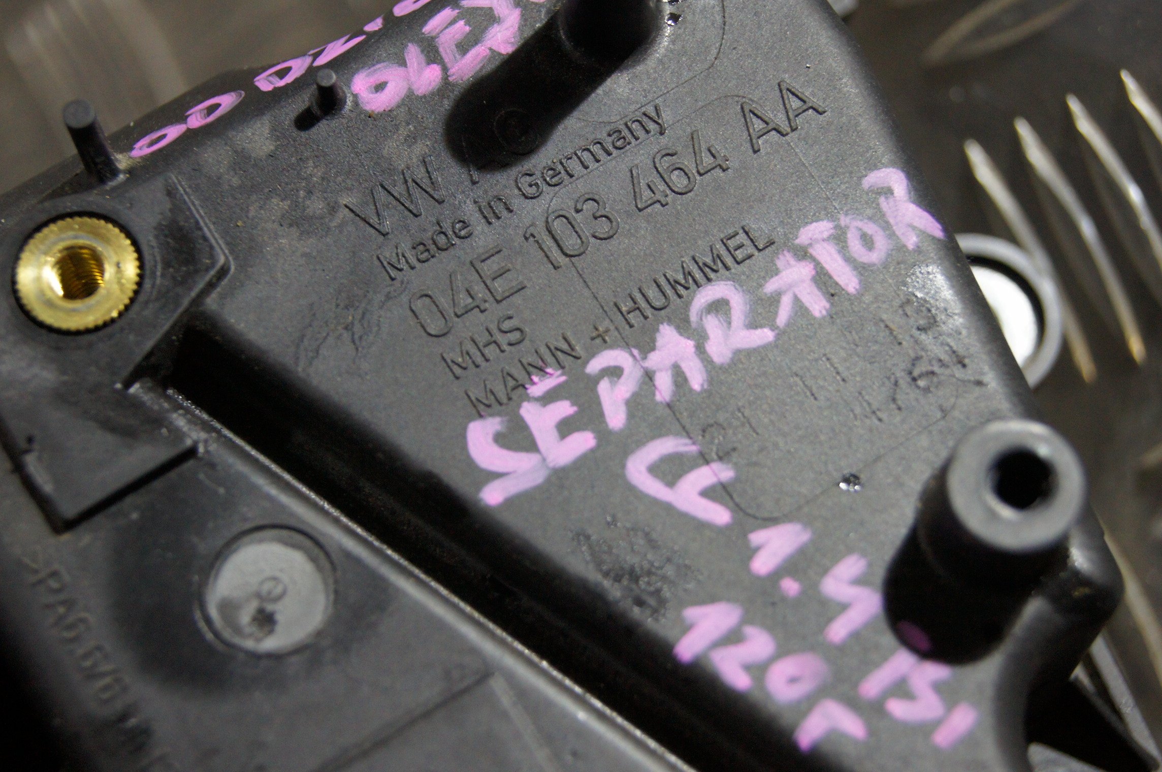 Separator oleju Passat CC 1.4 TSI 04E103464AA - 7197842607 - oficjalne ...