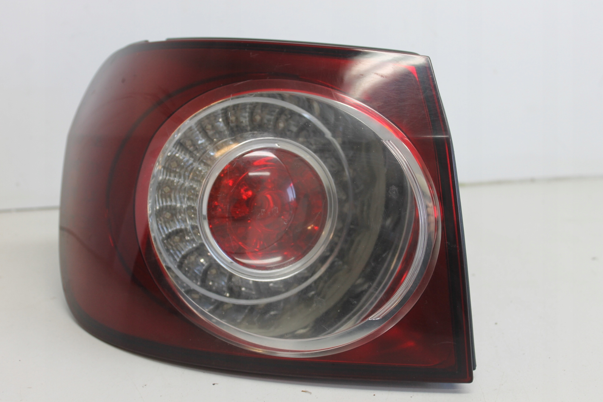 Lampa lewy tył lewa 5M0945095R VW GOLF 5 V PLUS - 7205470385 ...