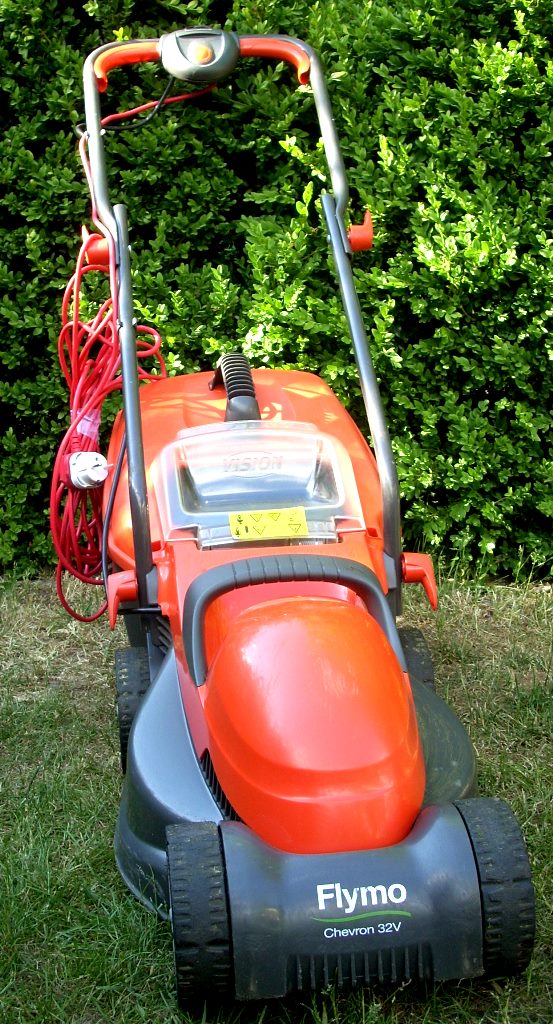 KOSIARKA ELEKTRYCZNA FLYMO CHEVRON 1200W HUSQVARNA - 7365508935 ...