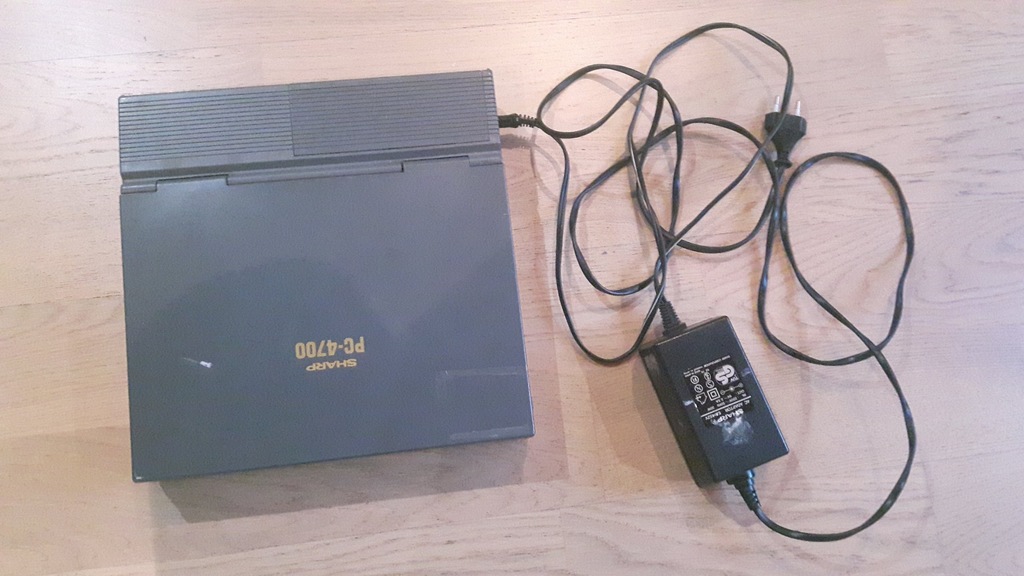 Zabytkowy laptop SHARP PC-4700 (4721).100% sprawny - 7087324123 ...