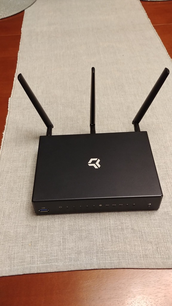 Router Turris Omnia WiFi 2 GB RAM, czarny - 7330709874 - oficjalne ... Router Turris Omnia WiFi 2 GB RAM, czarny - 7330709874 - oficjalne ...