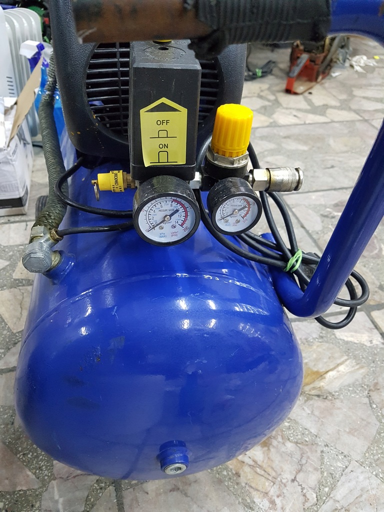 KOMPRESOR LUX TOOLS KPS-50/192 USZKODZONY - 7675619577 - oficjalne ...