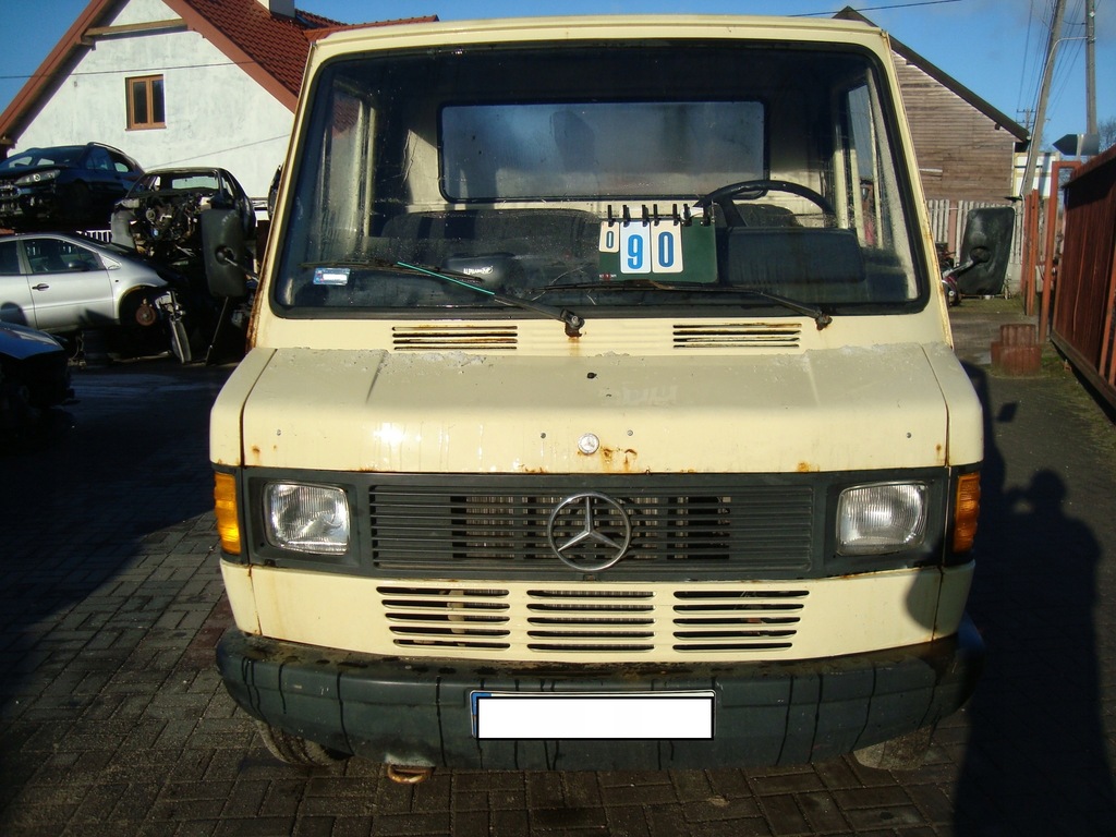 Mercedes-Benz 307D, rok 1988, poj. 2,4 D - 7710043456 - oficjalne ...