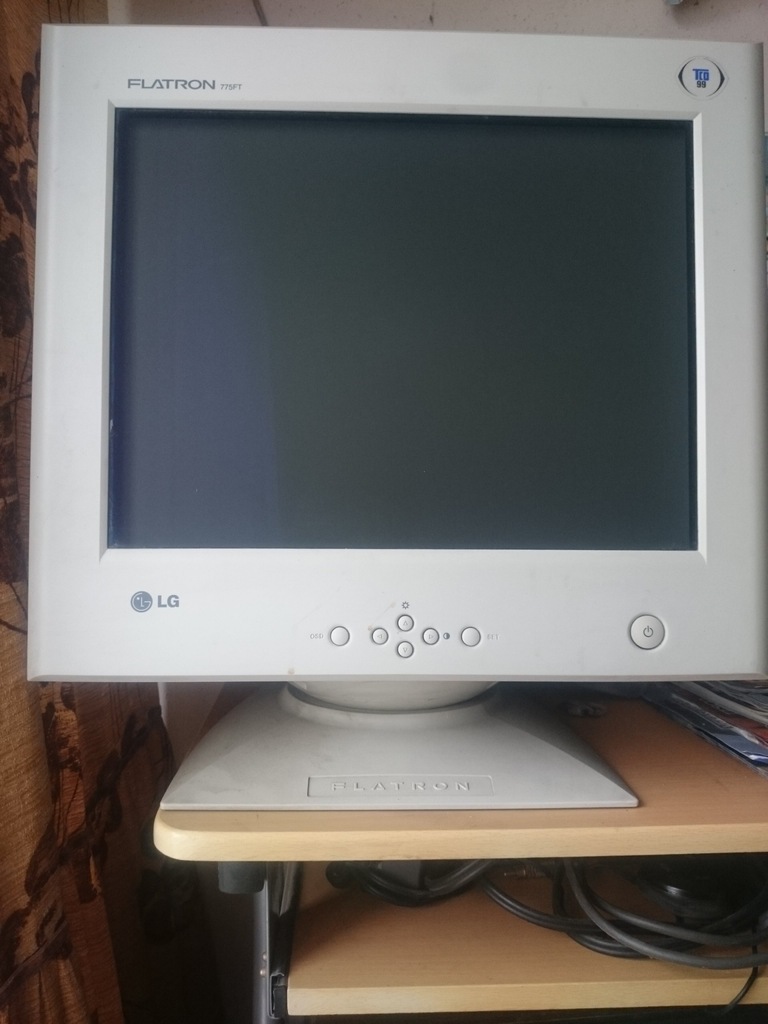 Monitor 17" LG Flatron 775FT - 7230789092 - oficjalne archiwum Allegro
