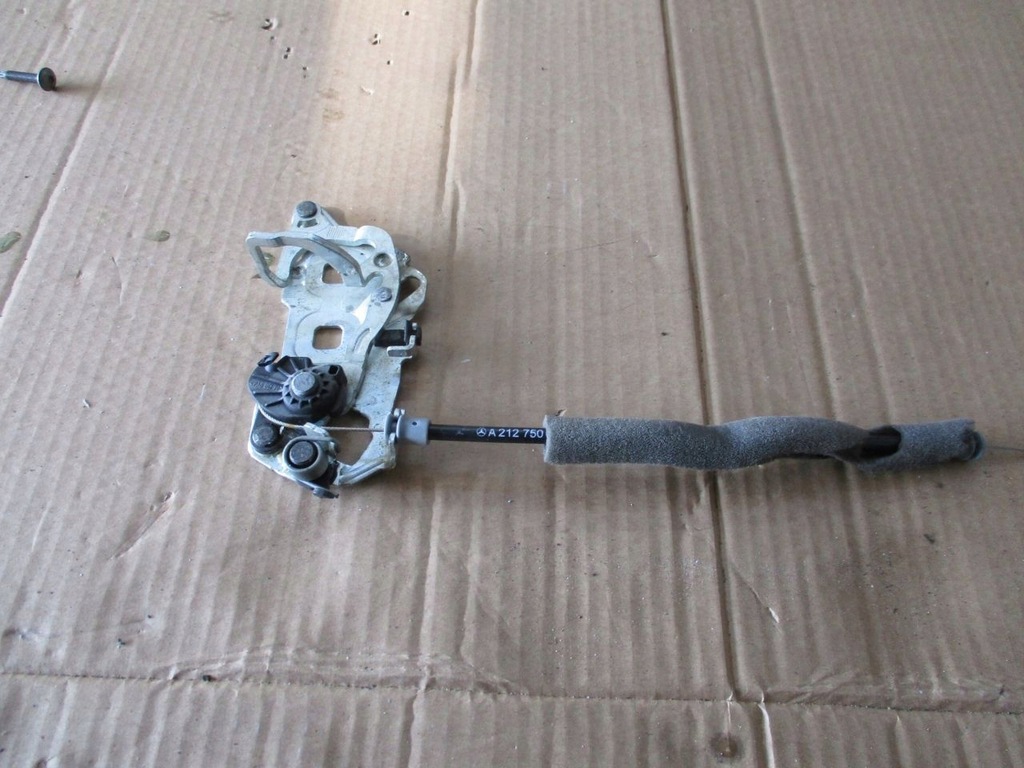 MERCEDES W212 ZAMEK TYLNEJ KLAPY A2127500084 - 7507599243 - oficjalne ...