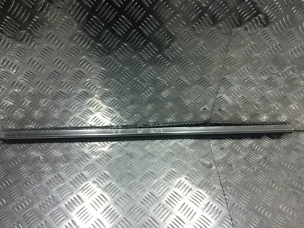 MERCEDES W212 LISTWA DRZWI CHROM PRAWA PRZEDNIA - 7197357157 ...