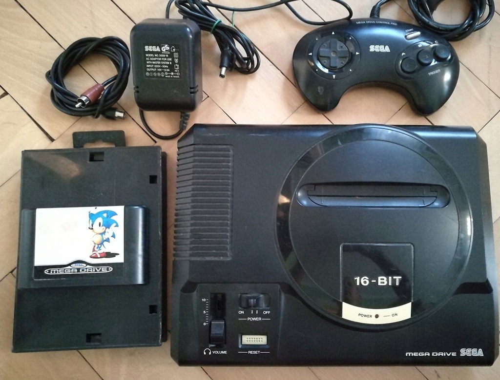 KONSOLA SEGA MEGA DRIVE PAL-G 1601-18 SONIC PAD - 7521891872 ...